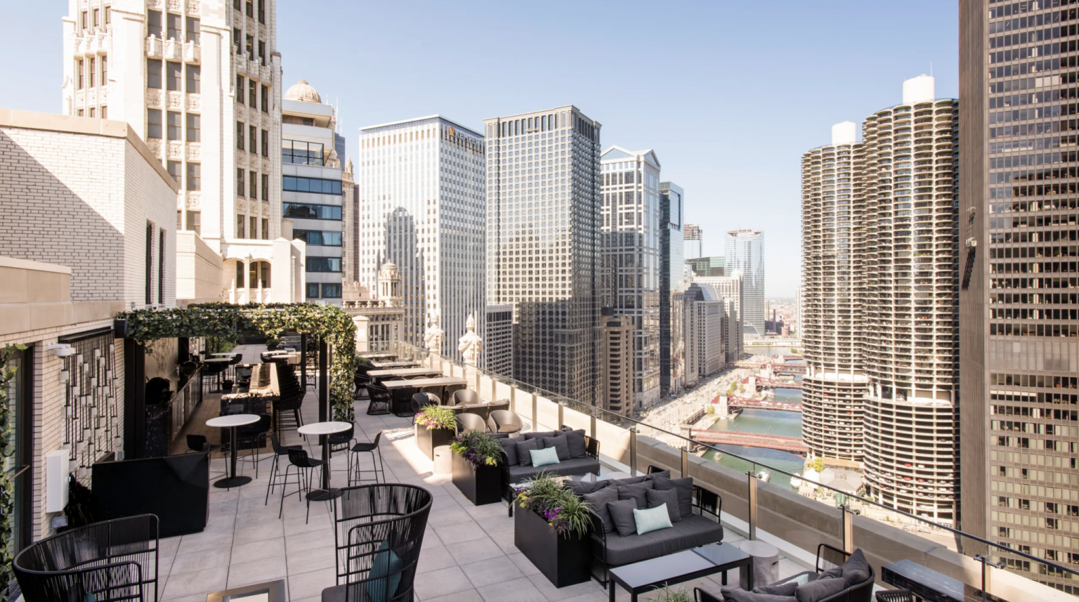 A View From the Top: Chicago's Best Rooftop Bars - The Apartment Source